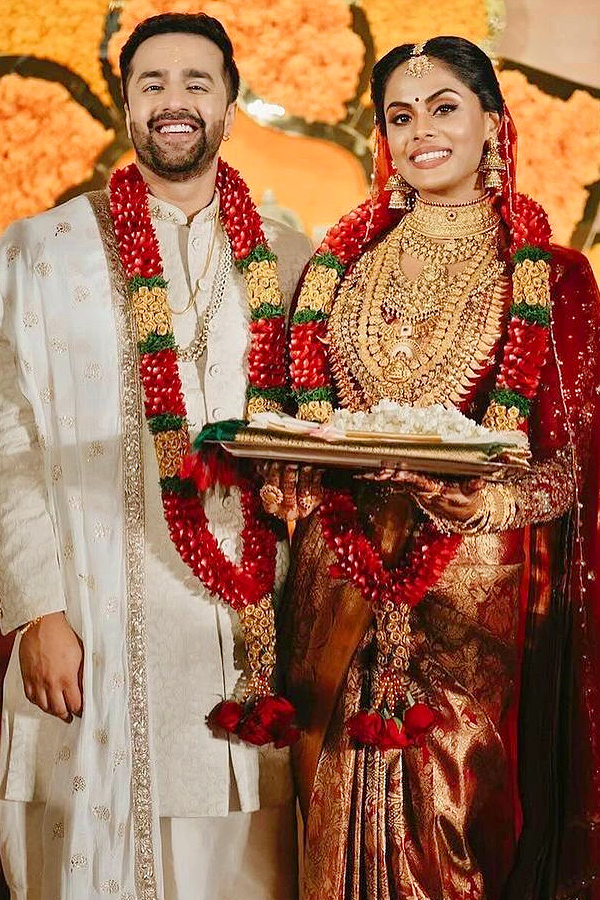 Karthika Nair-Rohit Menon: ఒంటి నిండా బంగారం.. వావ్‌ అనిపించేలా కార్తీక లుక్స్‌ (ఫోటోలు ...